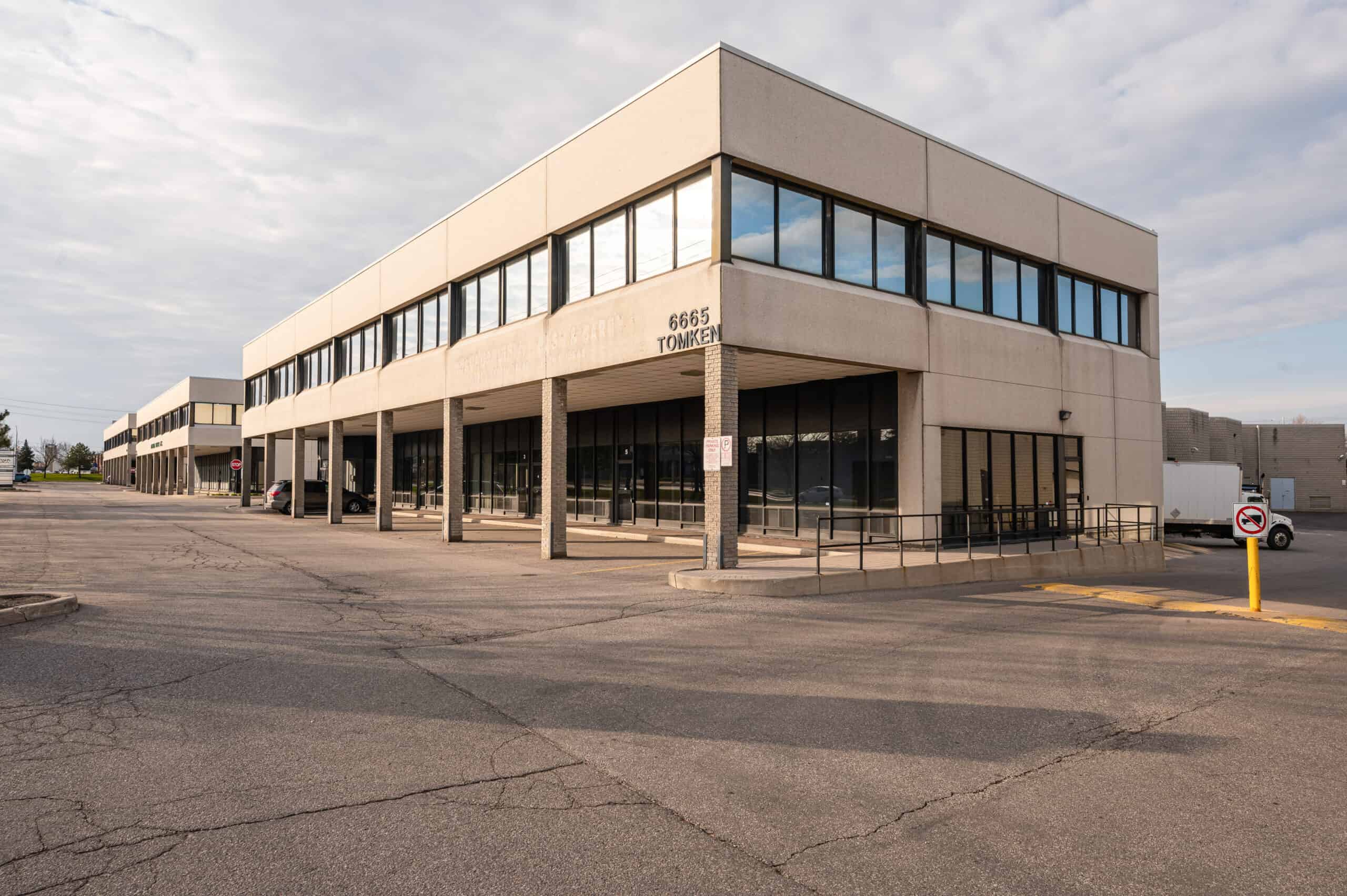 6625-6705 Tomken Road - Pure Industrial